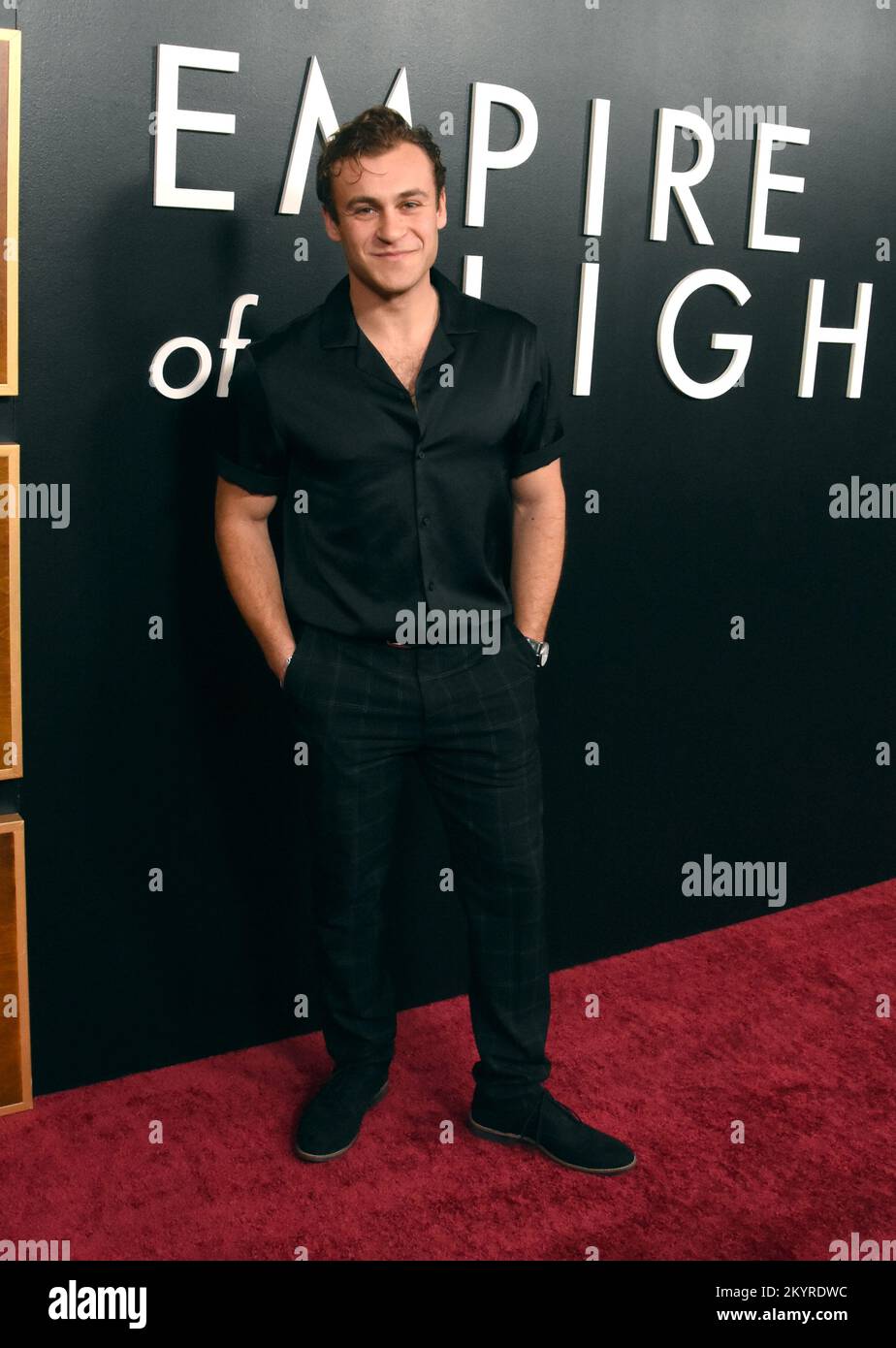 Beverly Hills, California, USA 1st December 2022 Actor Elliott Ross ...