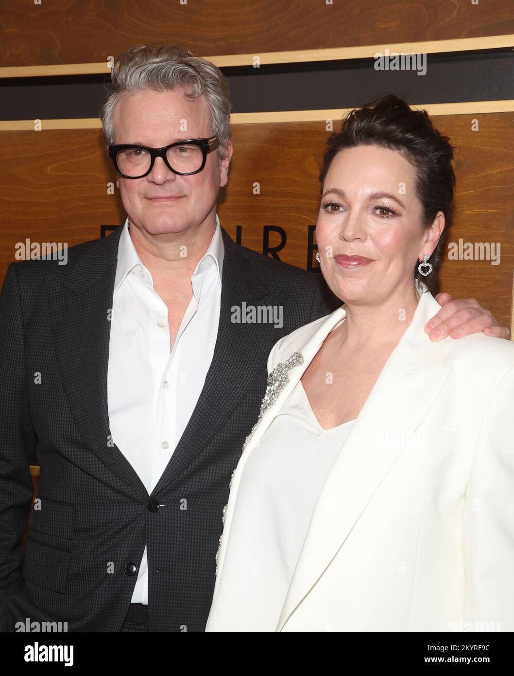 1 December 2022 -Los Angeles, California - Colin Firth, Olivia Colman ...