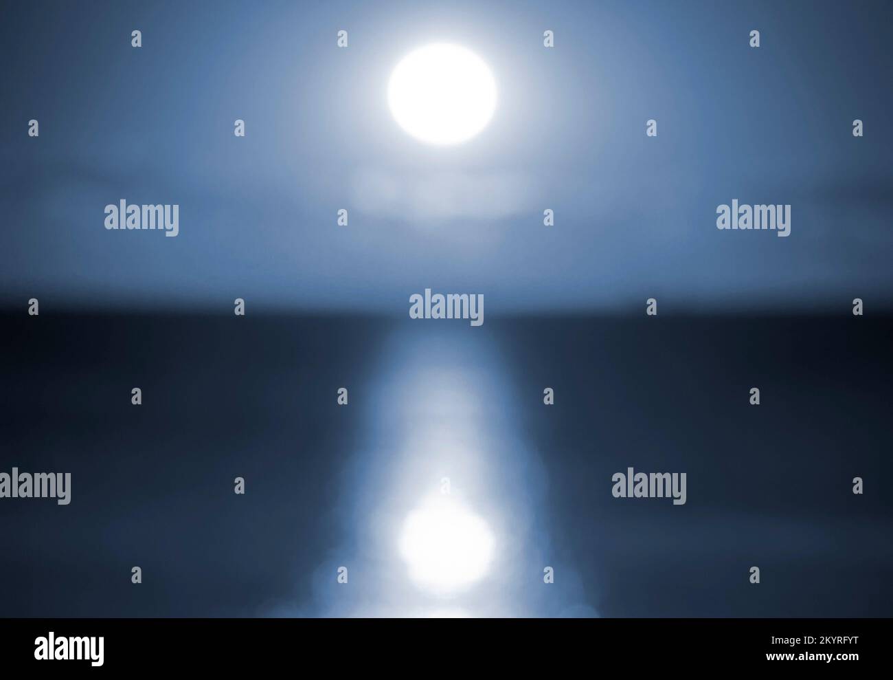 Blurred background. Sun shining in sky with clouds during sunset dawn ...