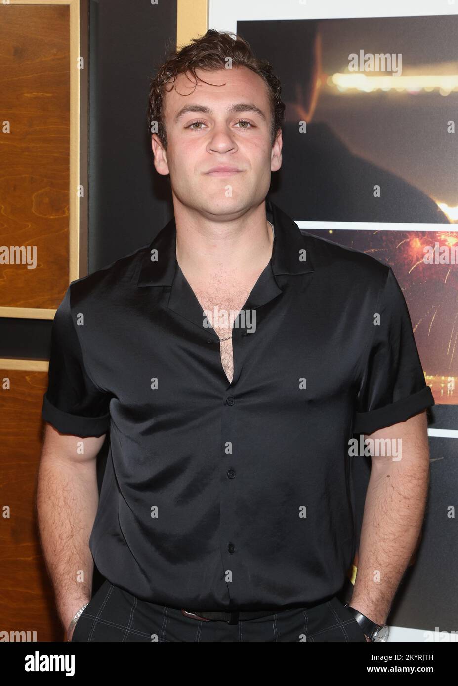 1 December 2022 -Los Angeles, California - Elliott Ross. Los Angeles ...