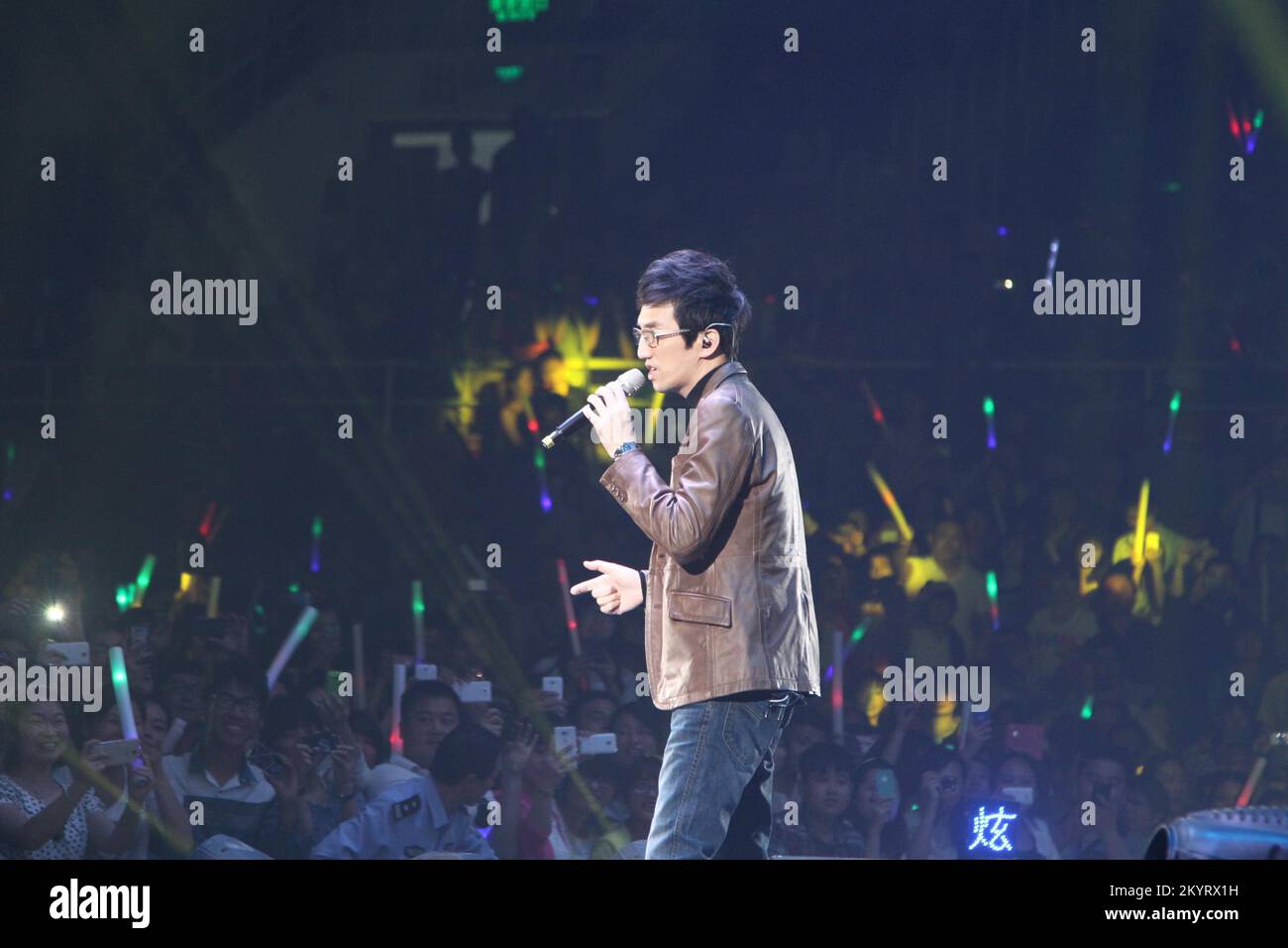 Taiwanese singer Terry Lin attended a group star concert in Xuchang ...
