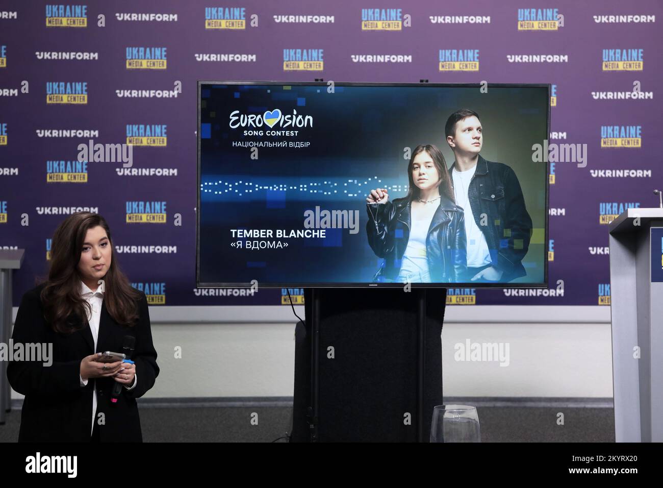 Non Exclusive: KYIV, UKRAINE - DECEMBER 1, 2022 - Suspilne journalist ...