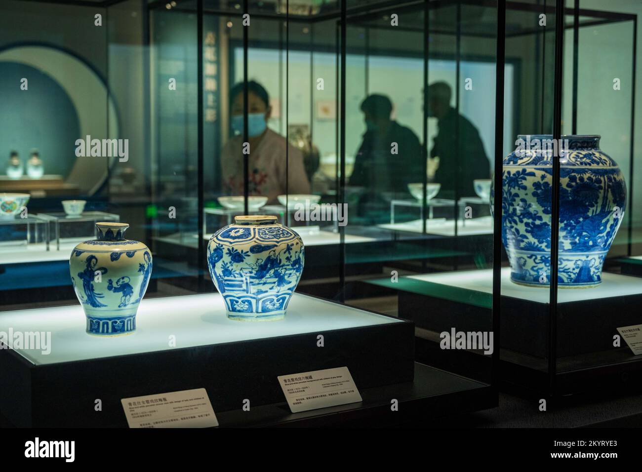 The audience visited the exhibition in the reopened museum of Guangxi ...