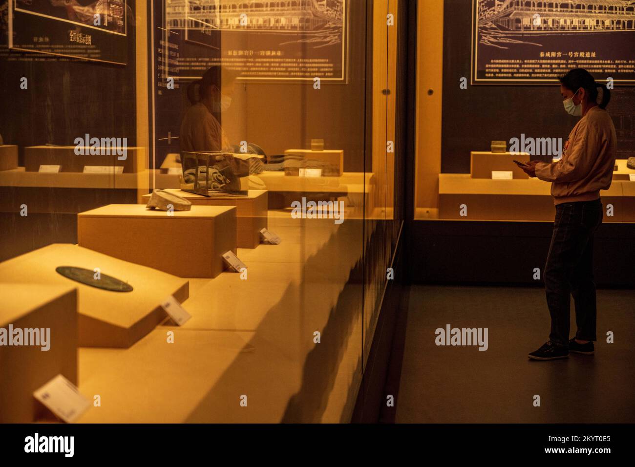 The audience visited the exhibition in the reopened museum of Guangxi ...