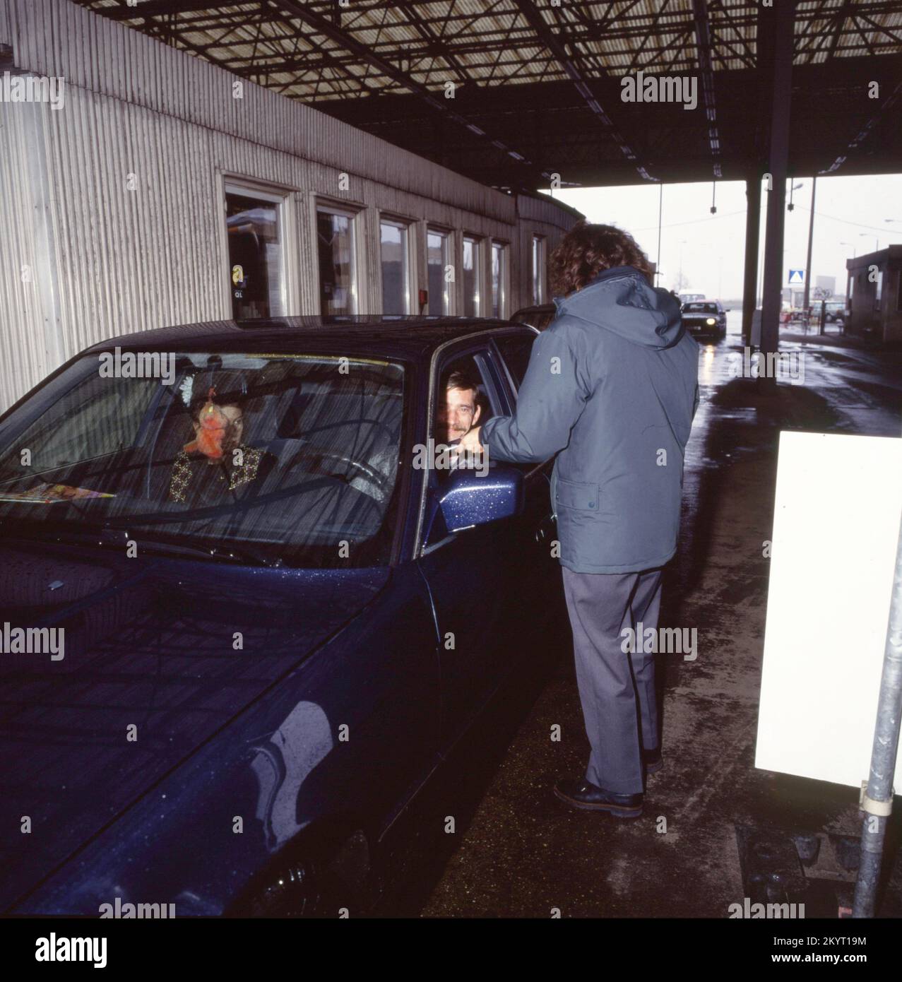 Customs activities, here on 29.11.1994 in Pomellen, on the German ...