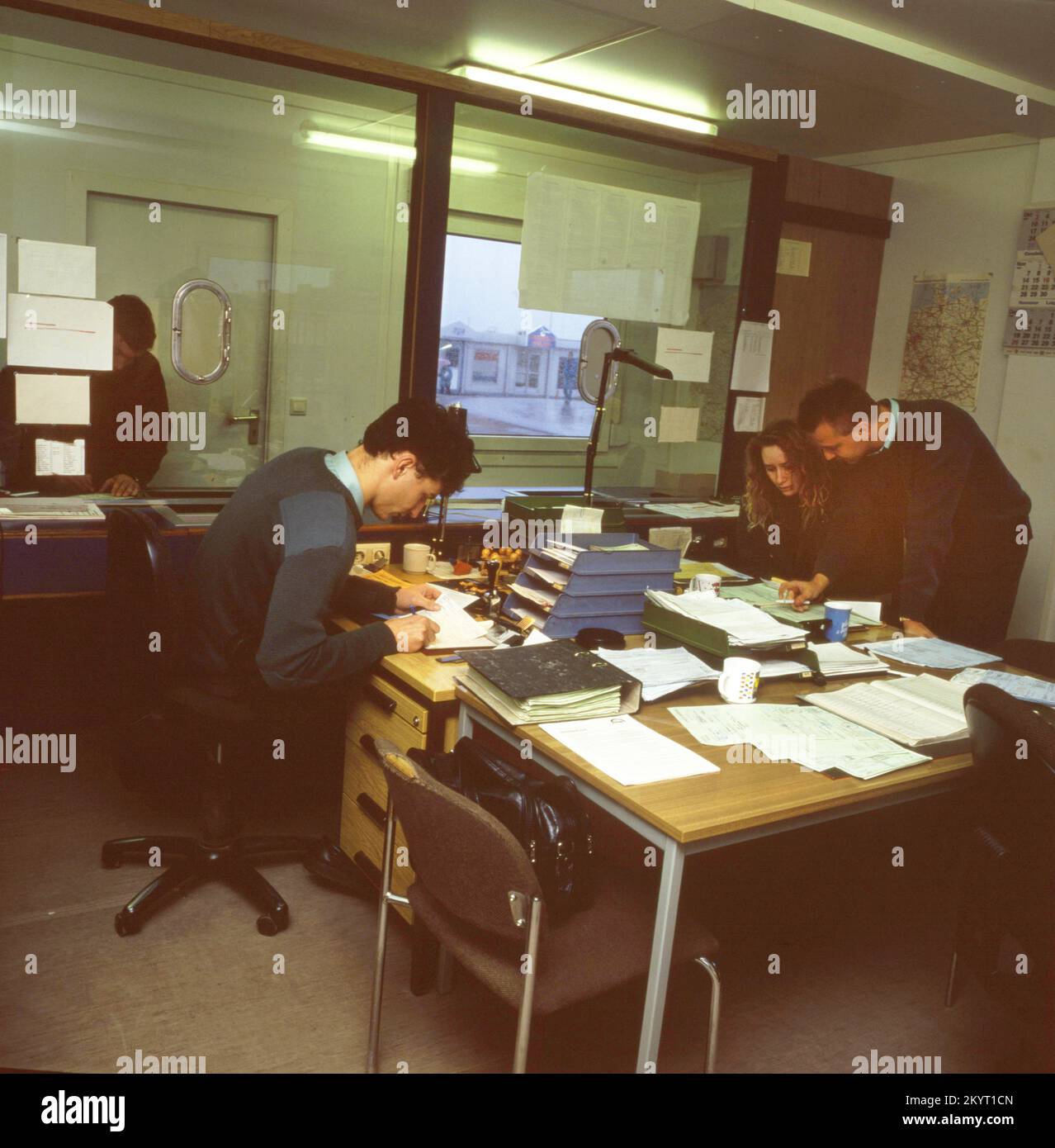 Customs activities, here on 29.11.1994 in Pomellen, on the German ...