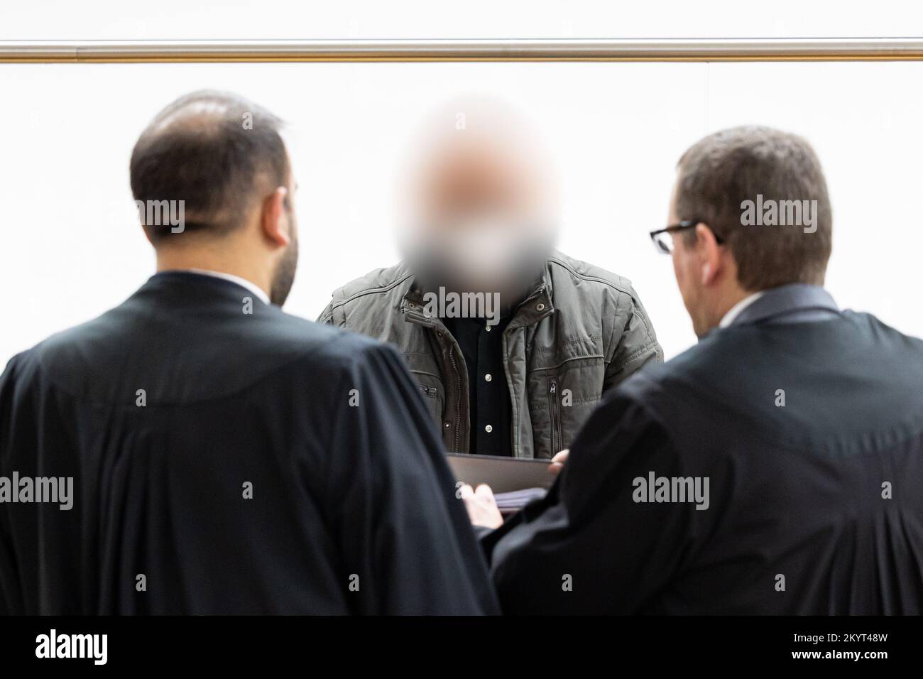 Person standing trial courtroom hi-res stock photography and images - Alamy