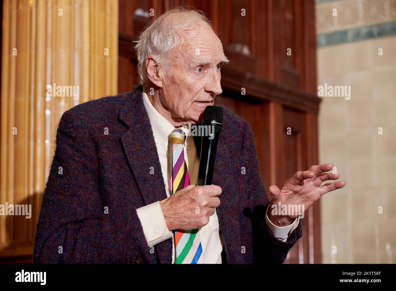 Peter Snow at the Oldie Lit Lunch 15-11-22 Stock Photo - Alamy