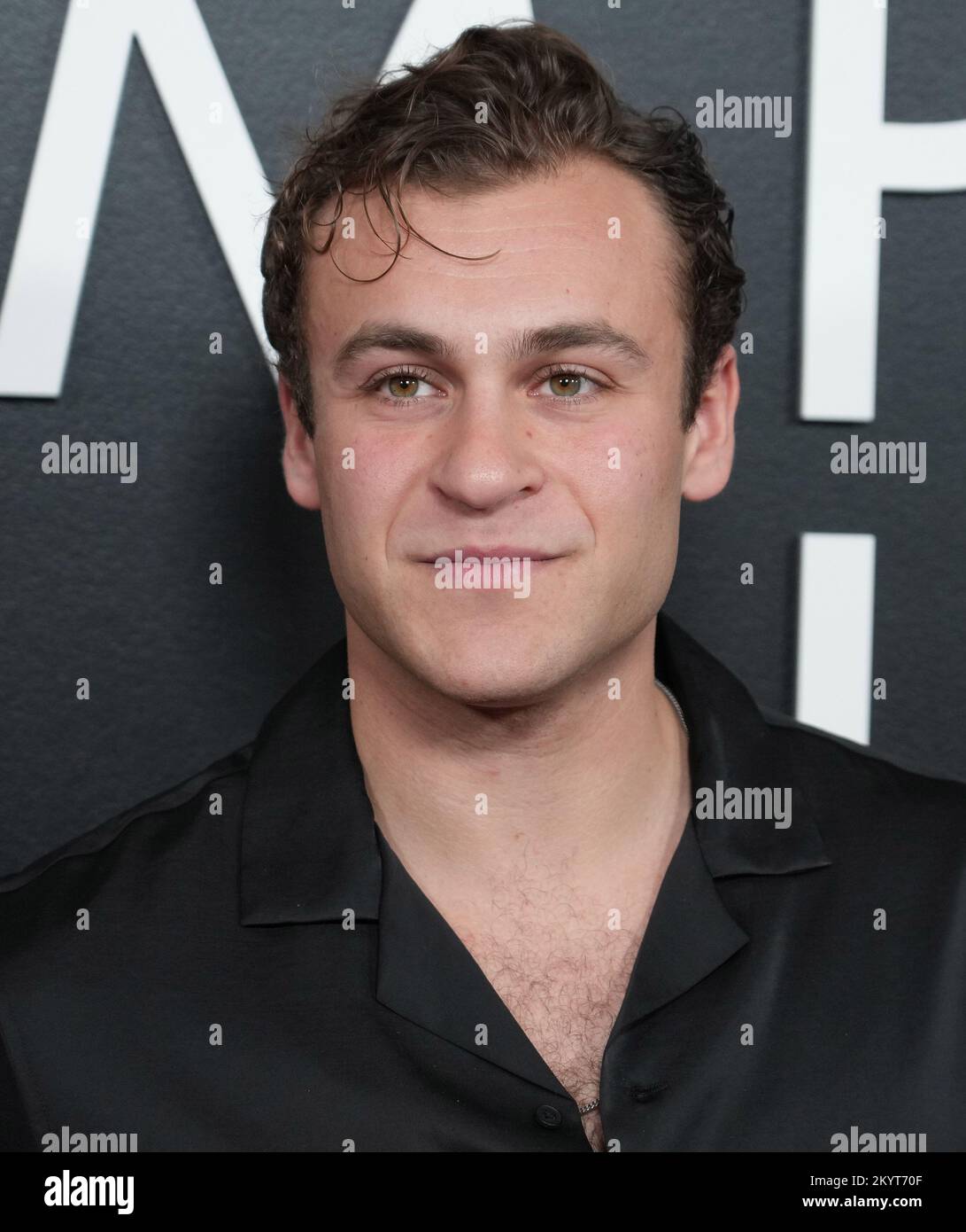 Los Angeles, USA. 01st Dec, 2022. Elliott Ross arrives at the ...