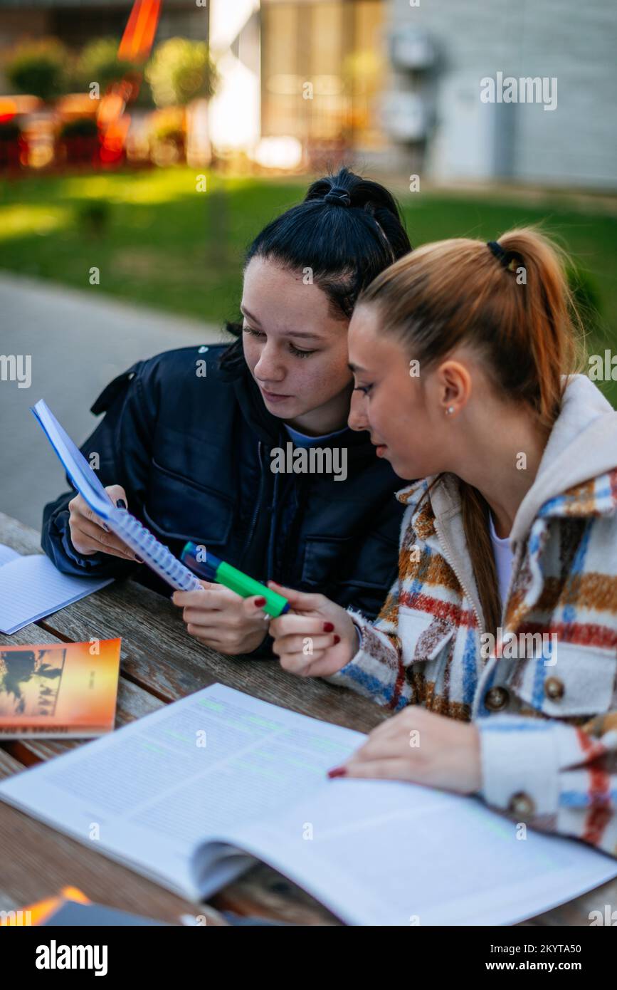 Girl underlining hi-res stock photography and images - Alamy