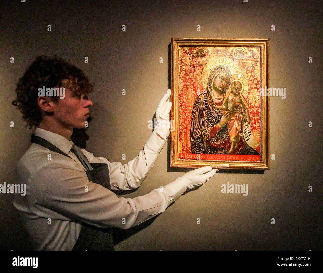 Gold ground paintings hi-res stock photography and images - Alamy