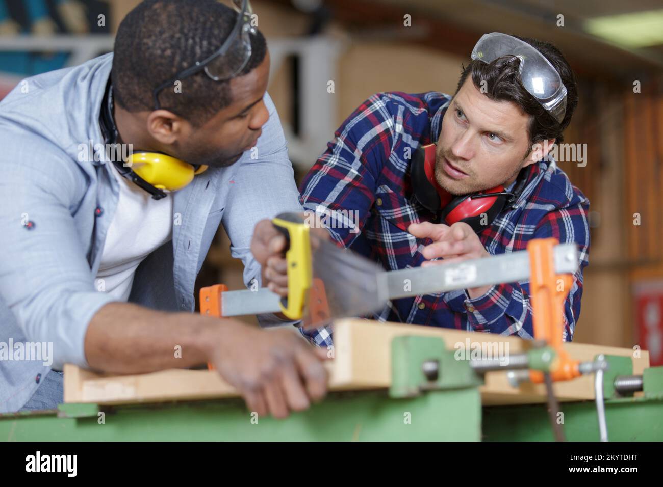 Handsaw illustration hi-res stock photography and images - Alamy