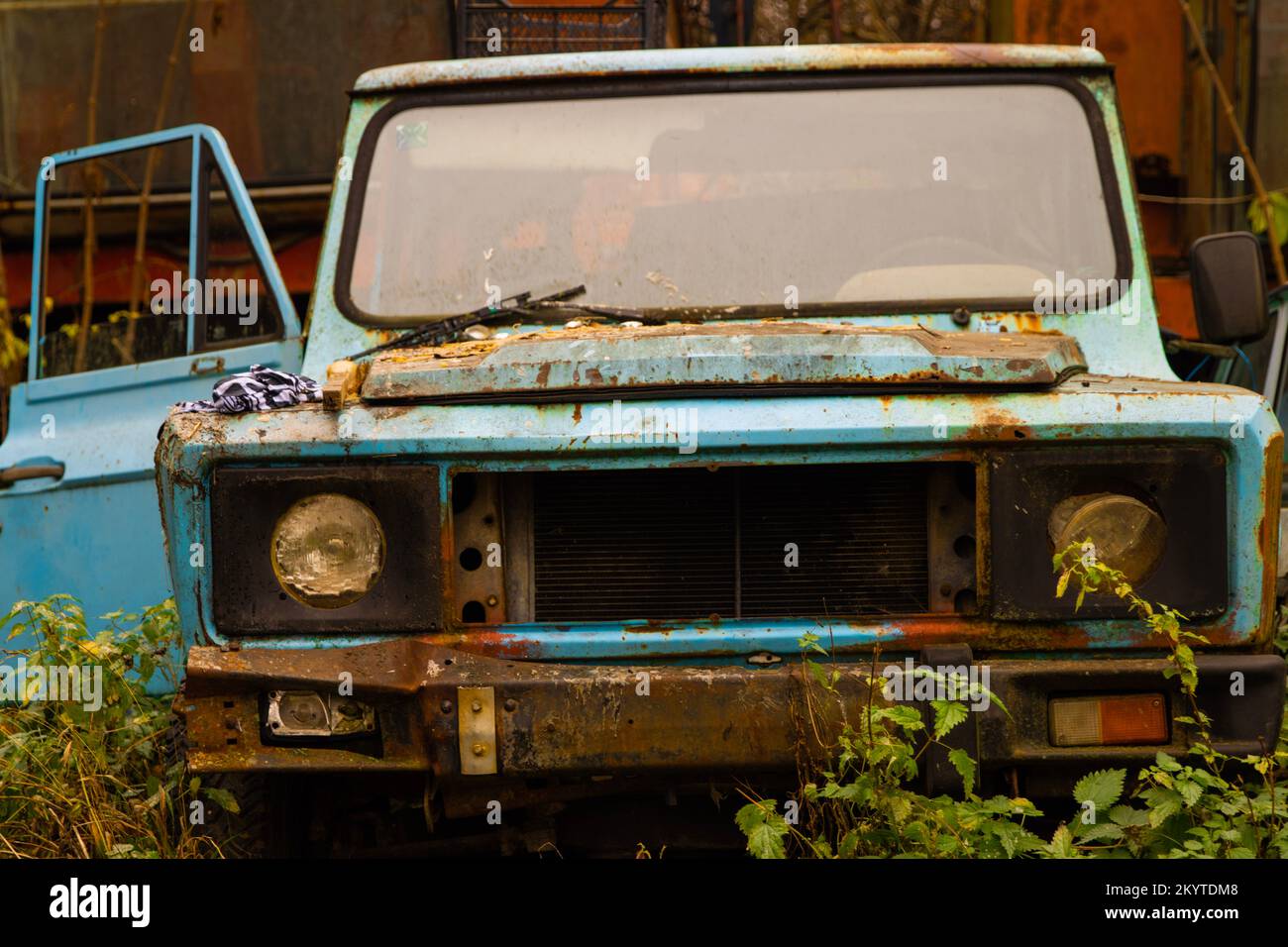 Old rusty jeep hi-res stock photography and images - Alamy