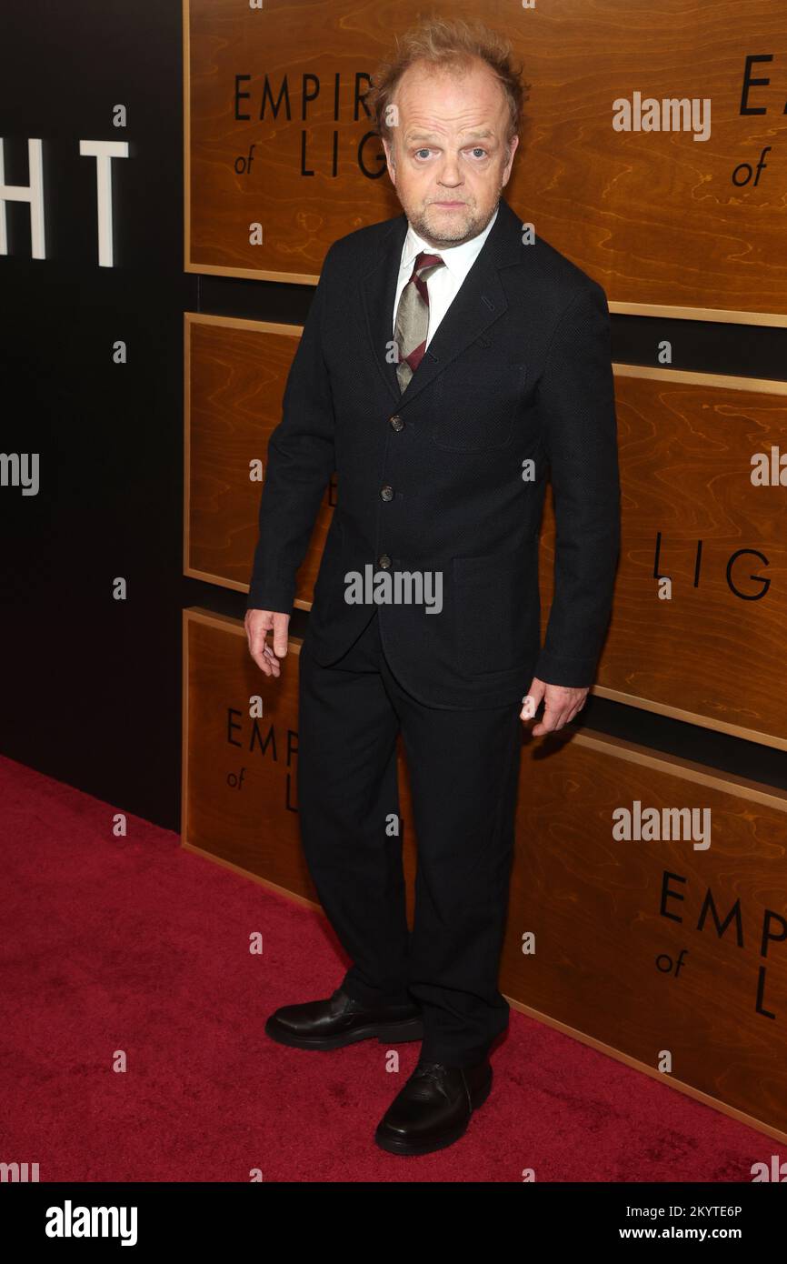 Beverly Hills, Ca. 1st Dec, 2022. Toby Jones at the Los Angeles ...