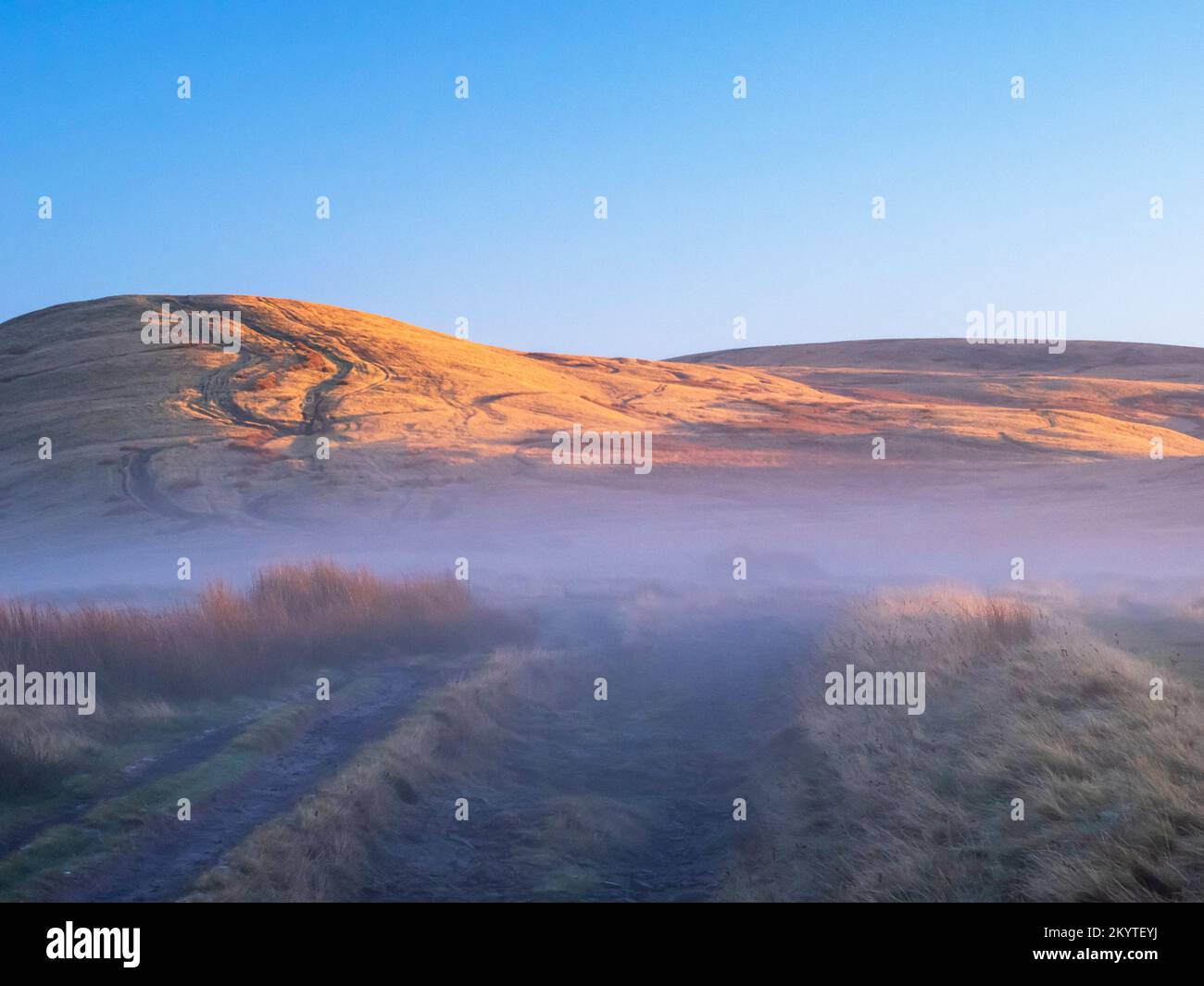 Clitheroe dawn hi-res stock photography and images - Alamy