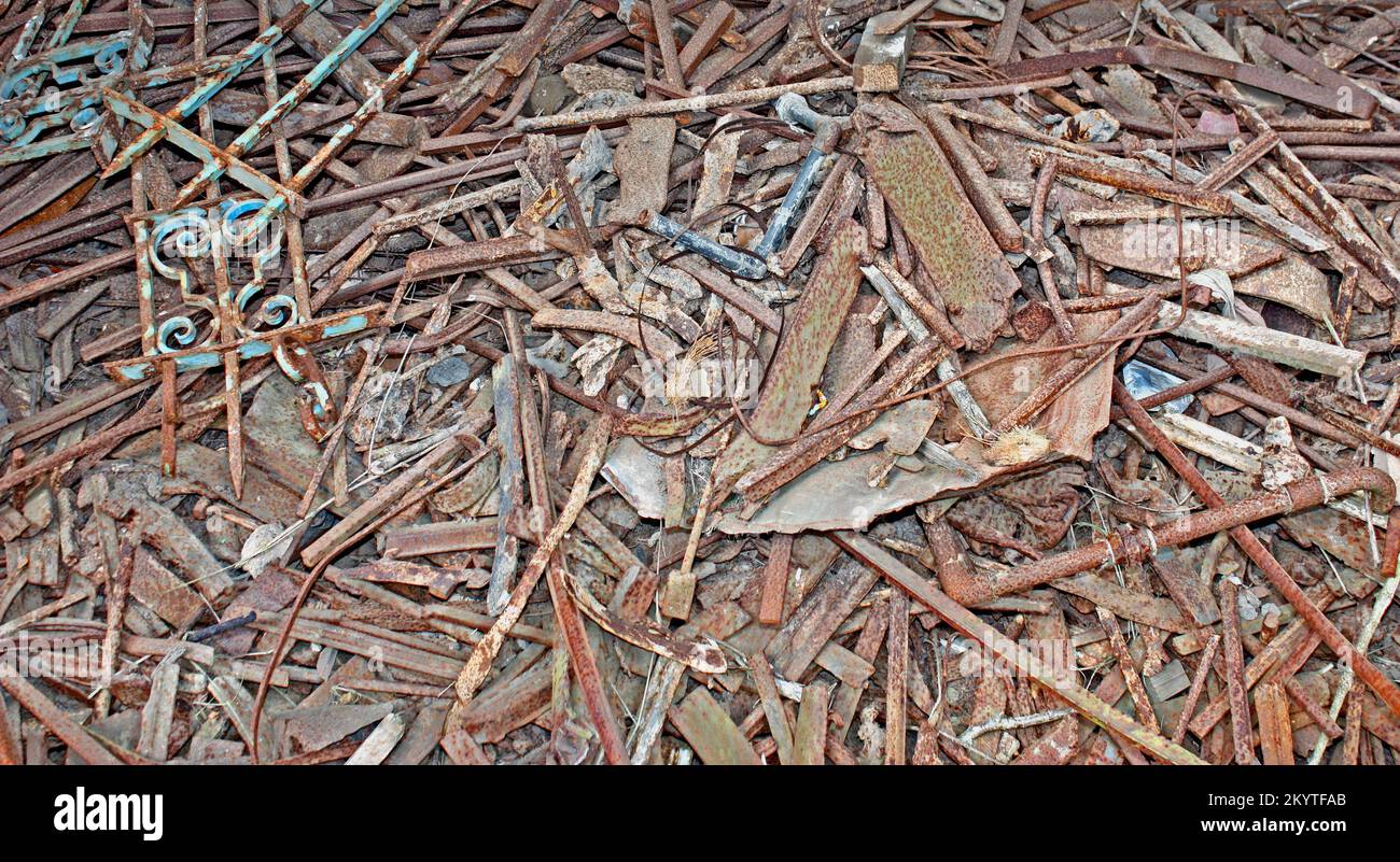 A Pile of Scrap Metal Waiting to be Recycled Stock Photo - Alamy