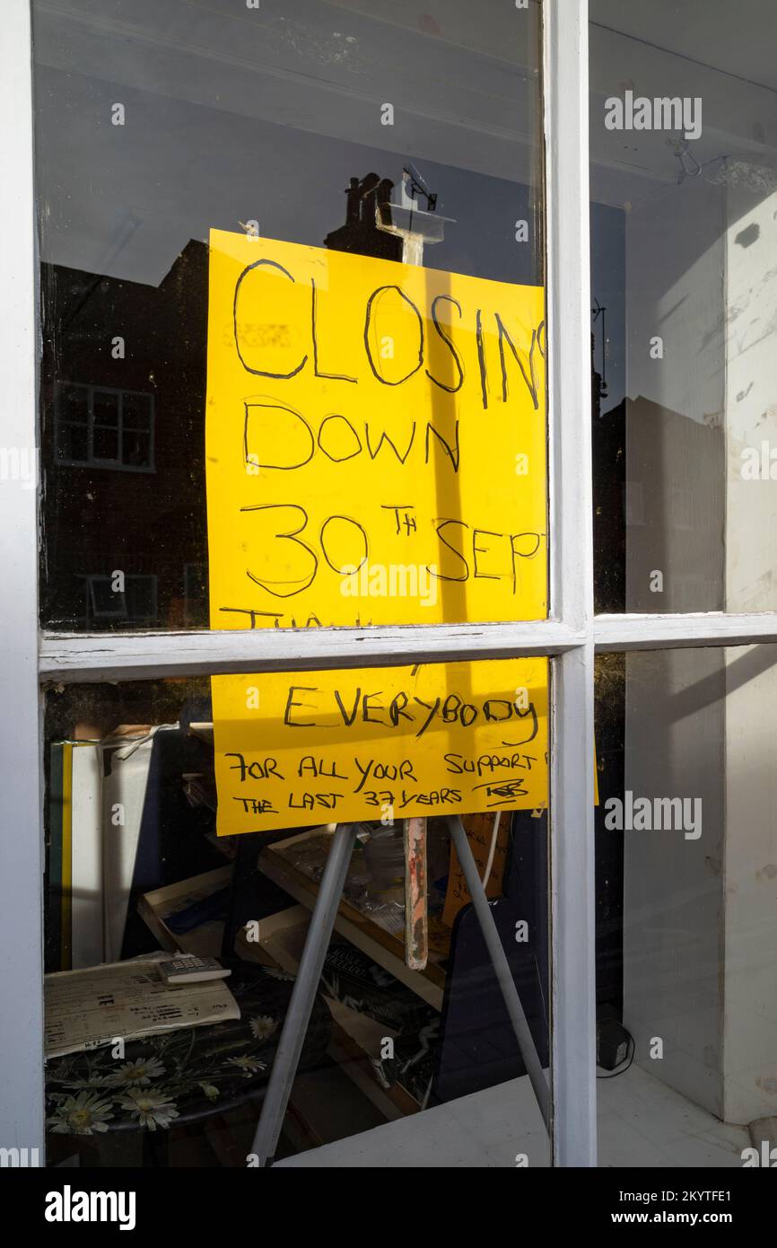 Closing down sign in art shop window Woodbridge Suffolk England Stock ...