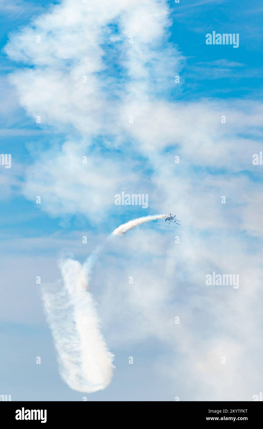 High flying maneuver hi-res stock photography and images - Alamy