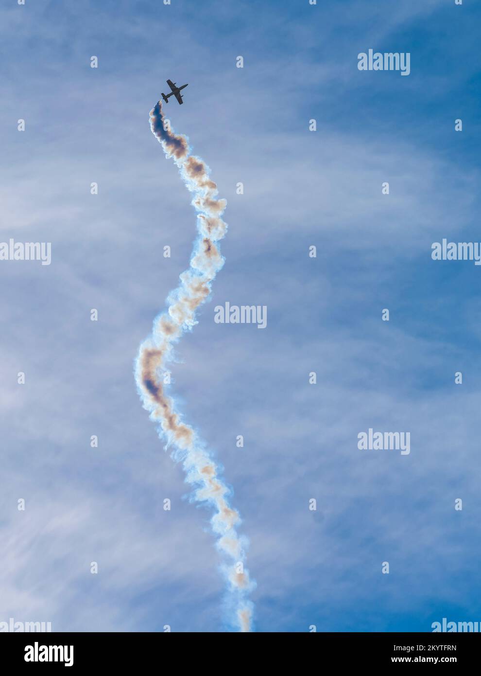 Airplane smoke trail in the sky hi-res stock photography and images - Alamy