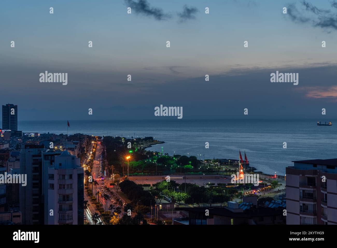 Time lapse sunset on coast hi-res stock photography and images - Alamy