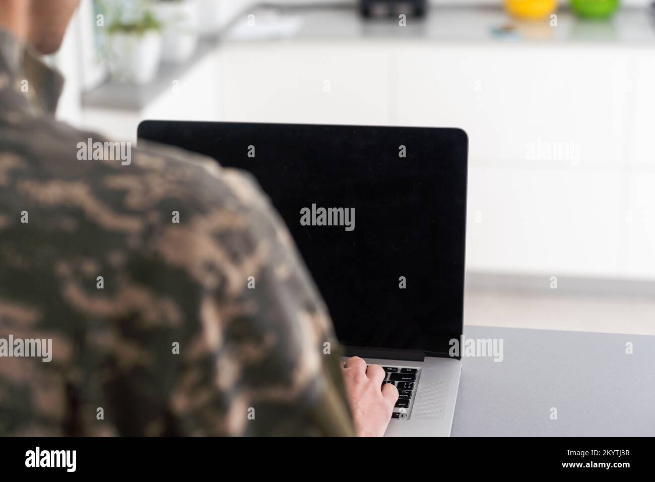 Soldier ukraine computer hi-res stock photography and images - Alamy