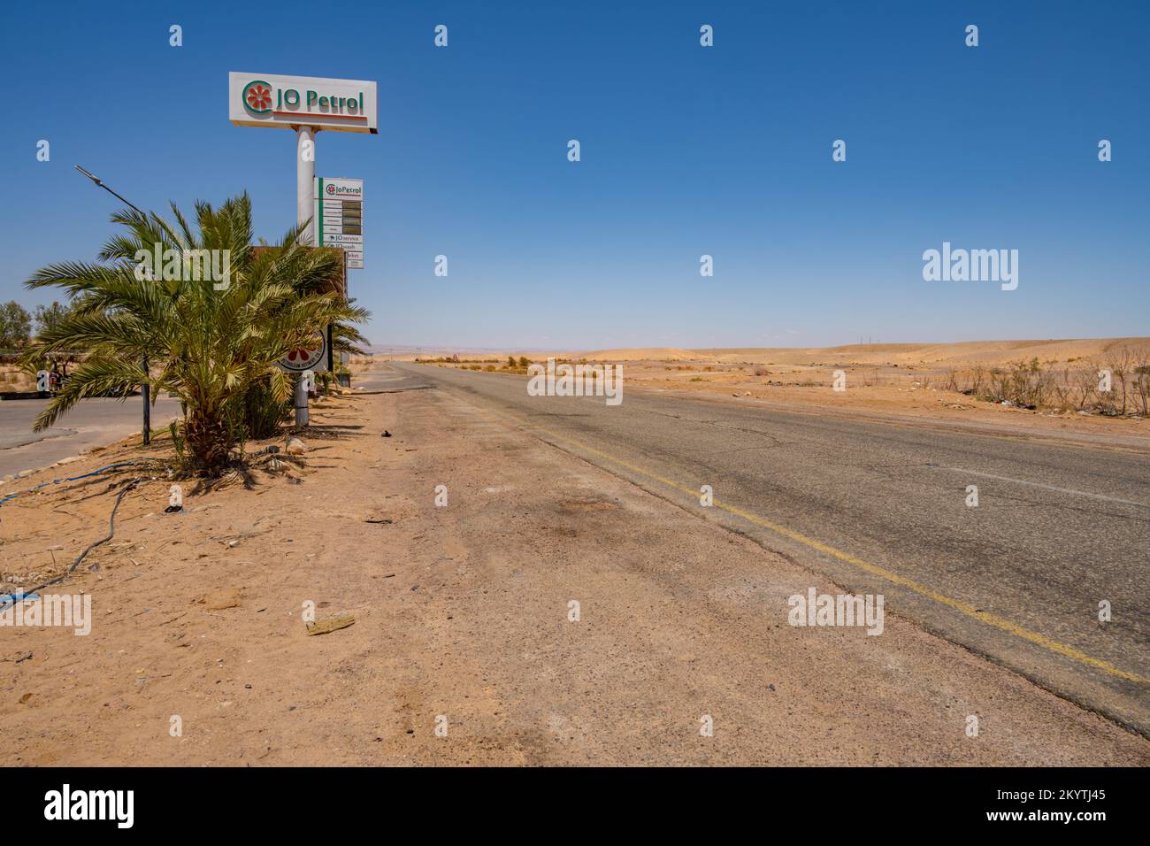 Beir Mathkour Gas Station on route 65 between Aqaba and the Dead Sea ...