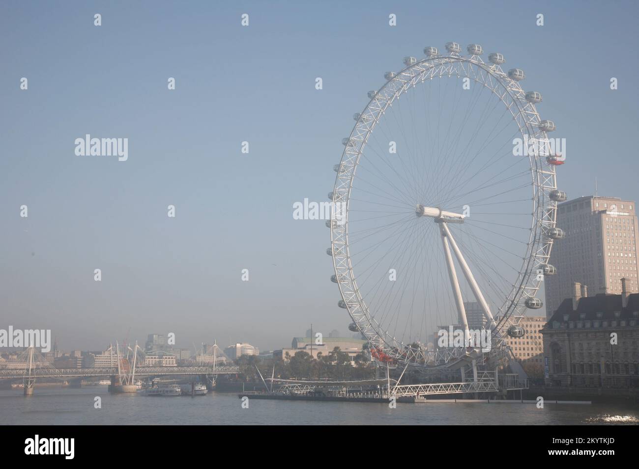 LONDON - NOV 20 : Outside view of London Eye, Millennium Wheel, height ...