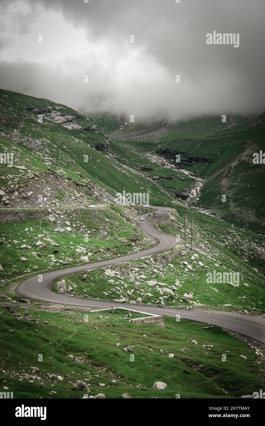 Pictures of mountain roads Stock Photo - Alamy