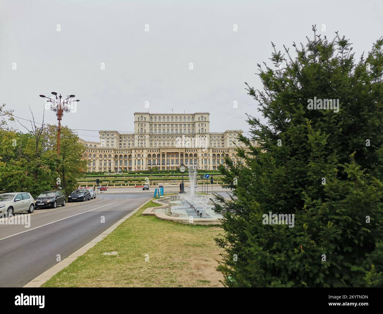Communism palace parliament hi-res stock photography and images - Alamy