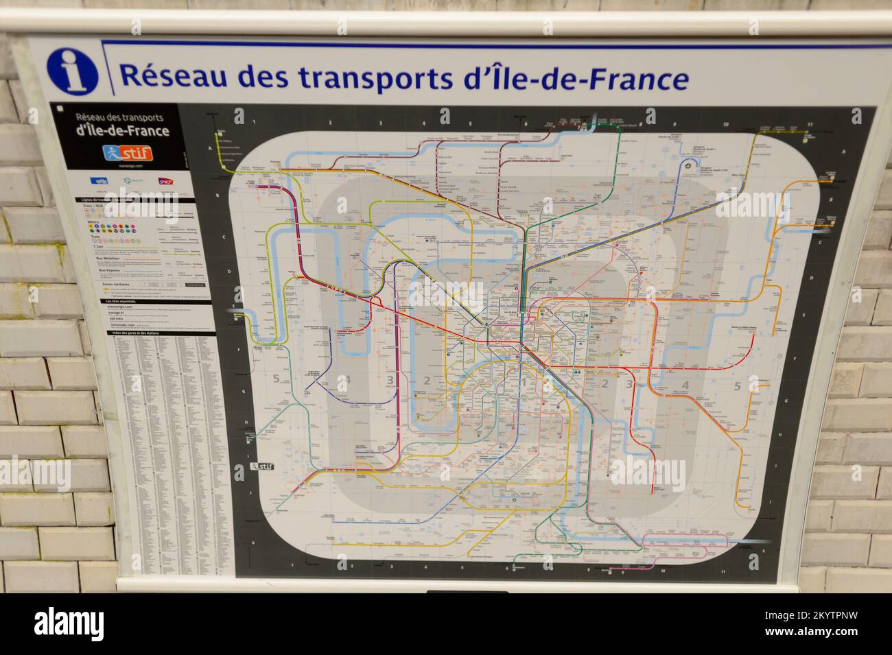 PARIS - AUGUST 10, 2015: Paris Metropolitain station interior details ...