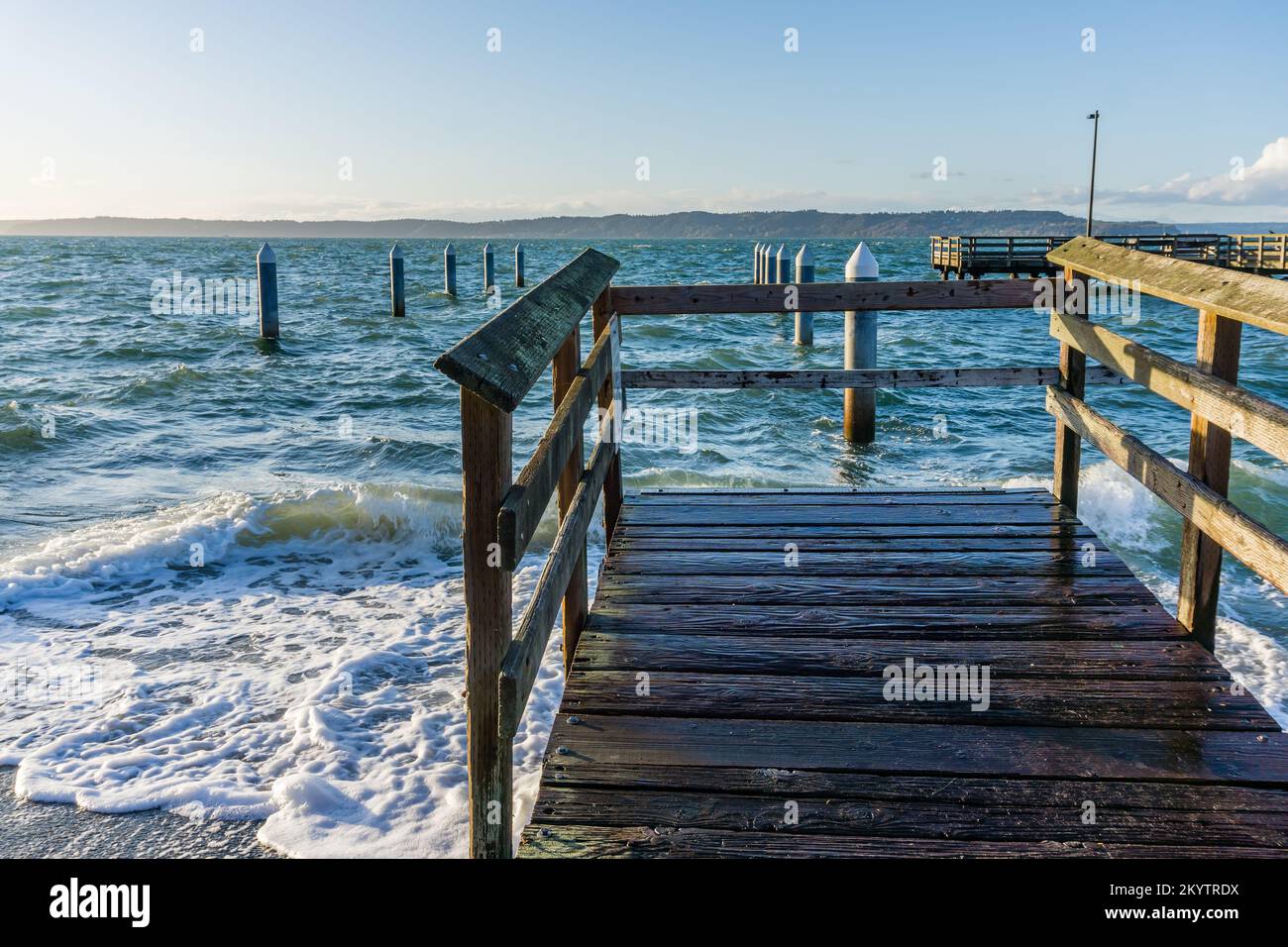 A short pier face the ocean at Redondo Beach, Washington Stock Photo ...