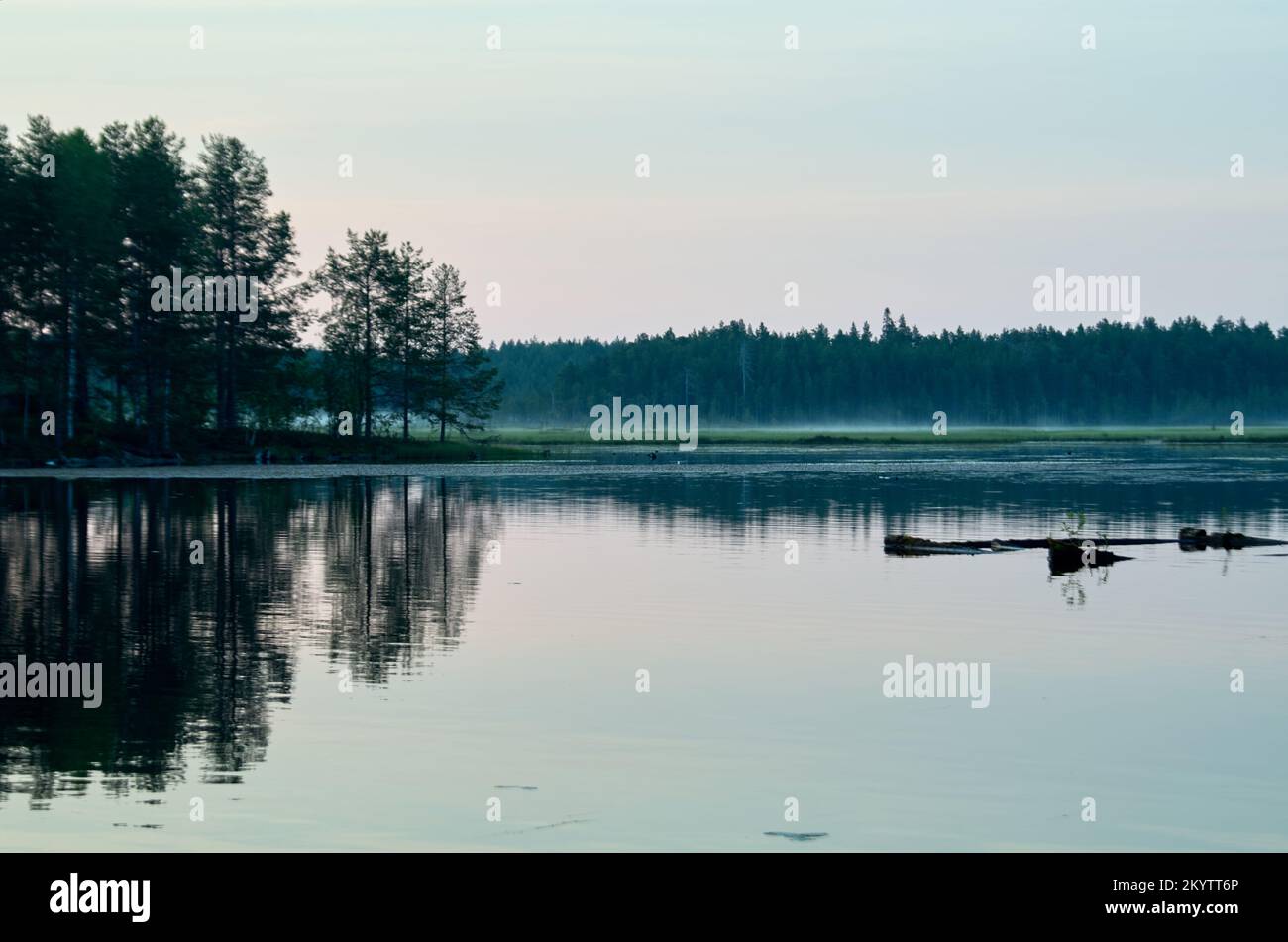 Haze over water hi-res stock photography and images - Alamy