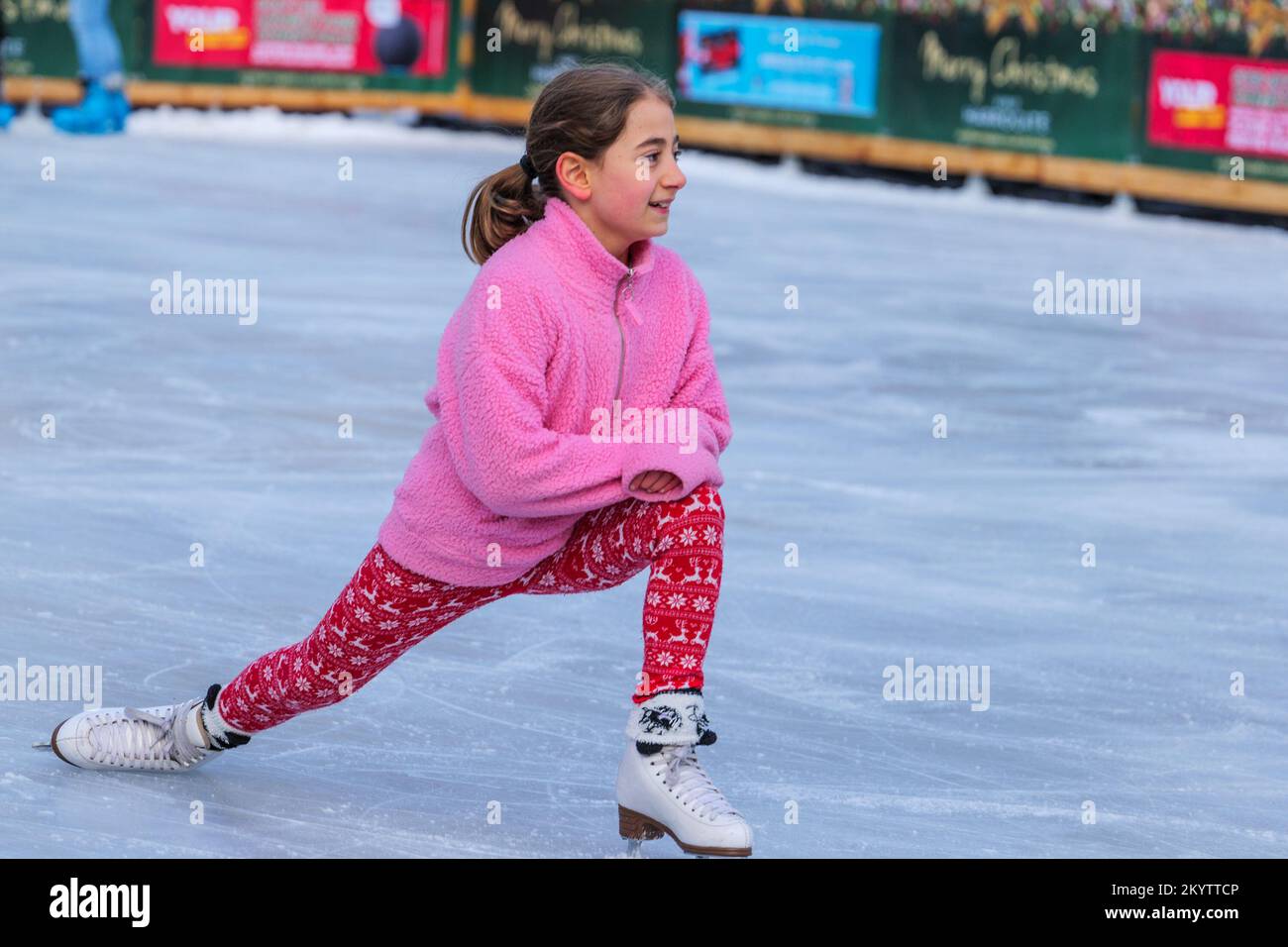 Harrogate ice skating hi-res stock photography and images - Alamy
