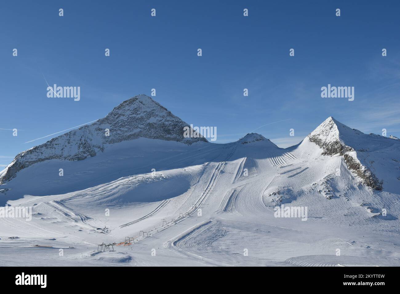 Sunny day on a Hintertux glacier (photo taken from 3250 meters above ...