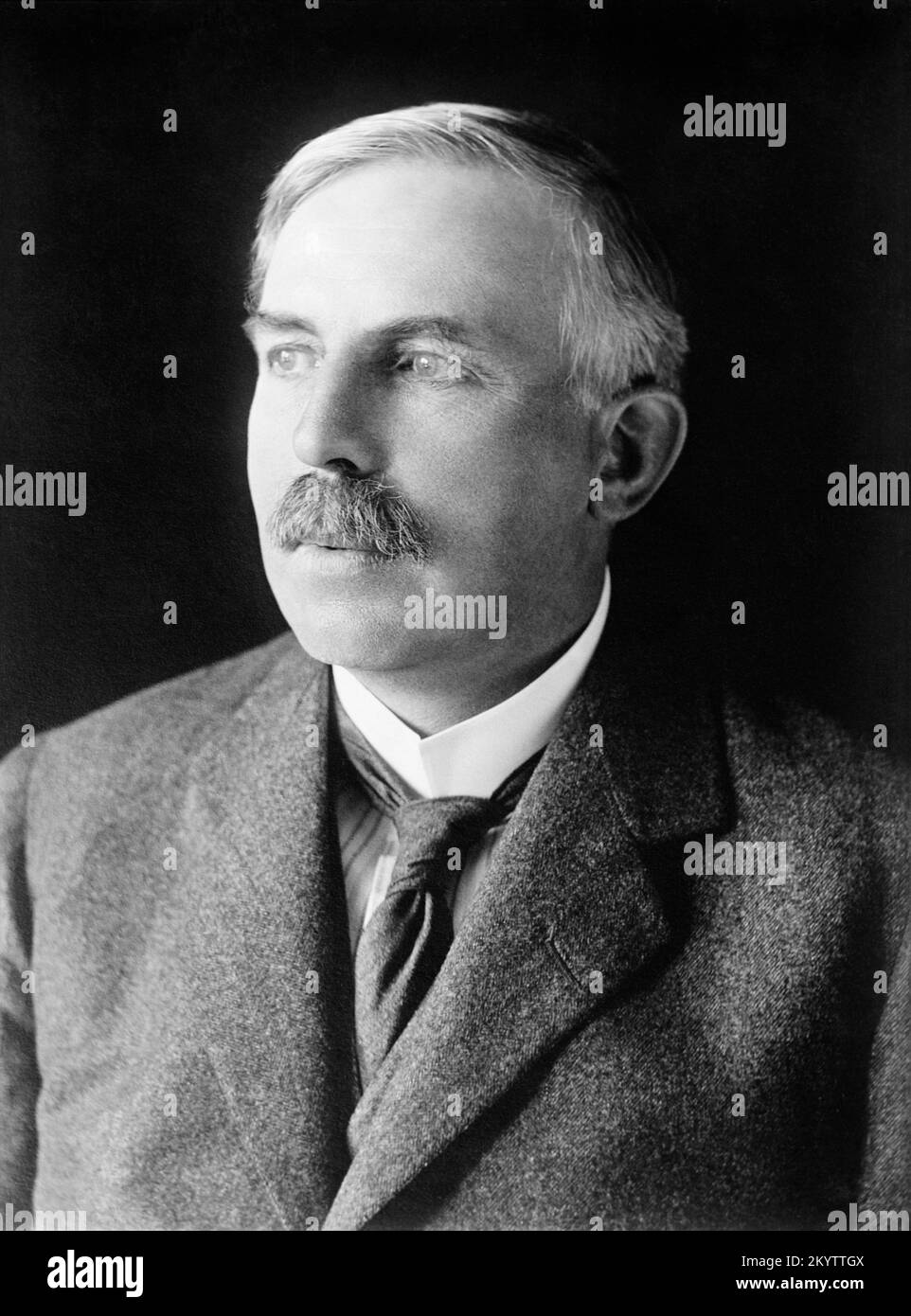 Ernest rutherford hi-res stock photography and images - Alamy