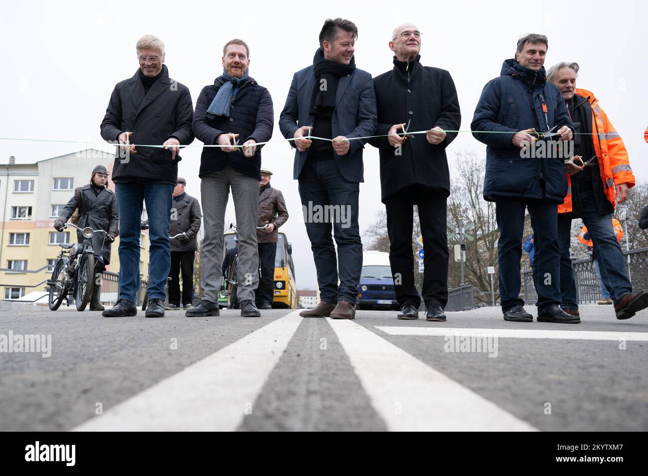 02 December 2022, Saxony, Zittau: Ingo Neidhardt (l-r), Managing ...