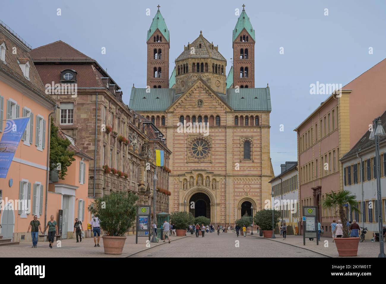 Maximilianstraße, Kaiser- und Mariendom zu Speyer, Rheinland-Pfalz, Deutschland Stock Photo - Alamy