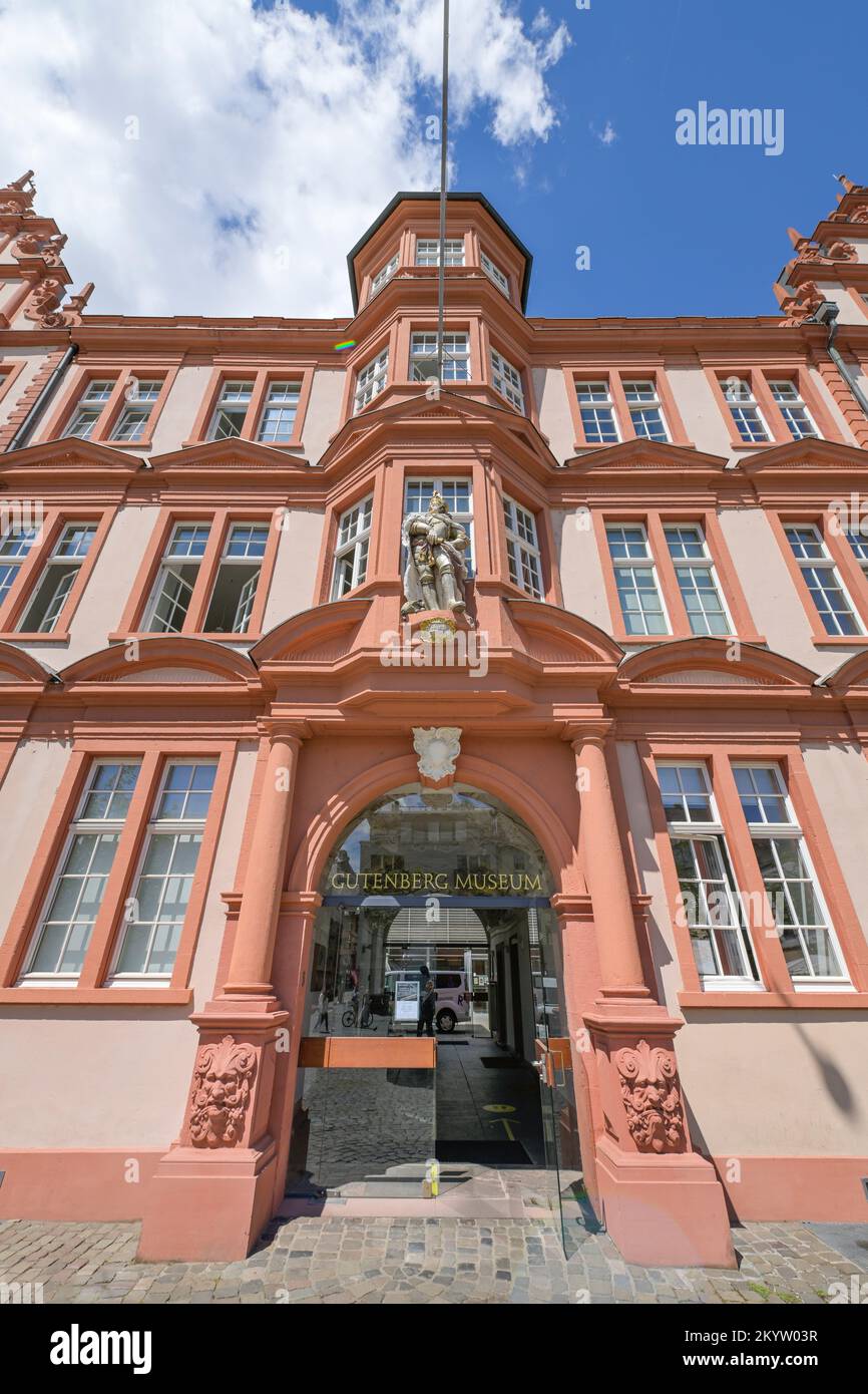 Haus Zum Römischen Kaiser, Gutenberg-Museum, Liebfrauenplatz, Mainz ...