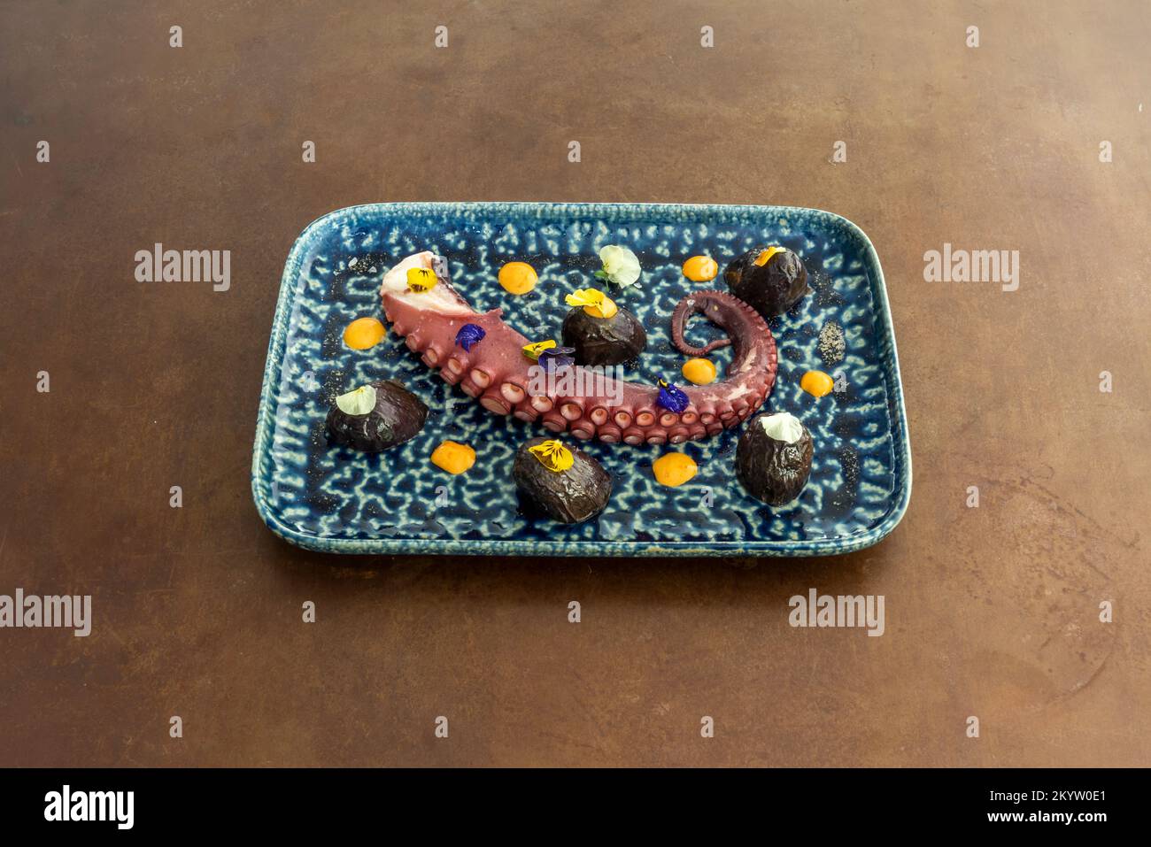 Fish entrails hi-res stock photography and images - Alamy