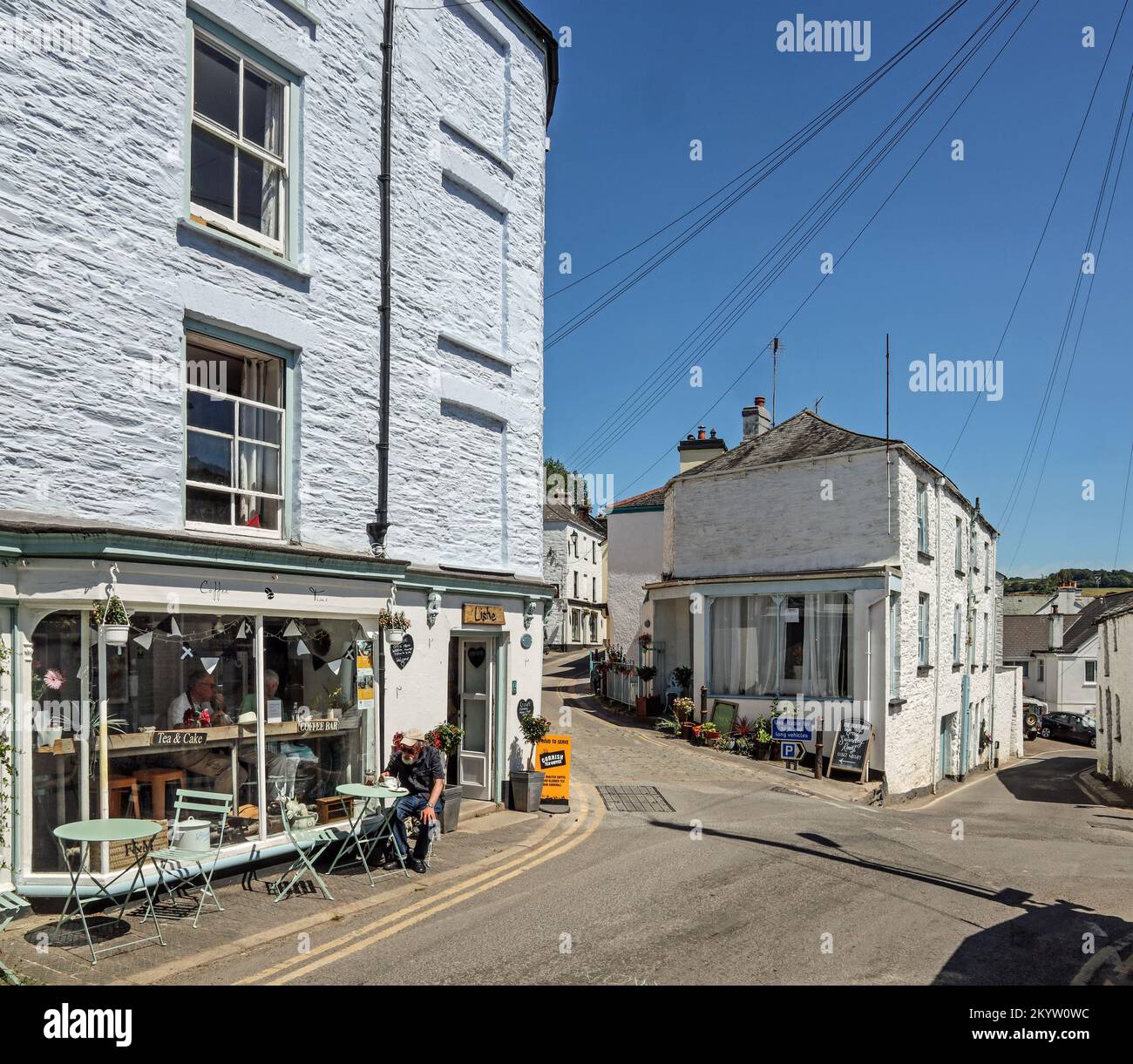 Riverside coffee shop hi-res stock photography and images - Alamy