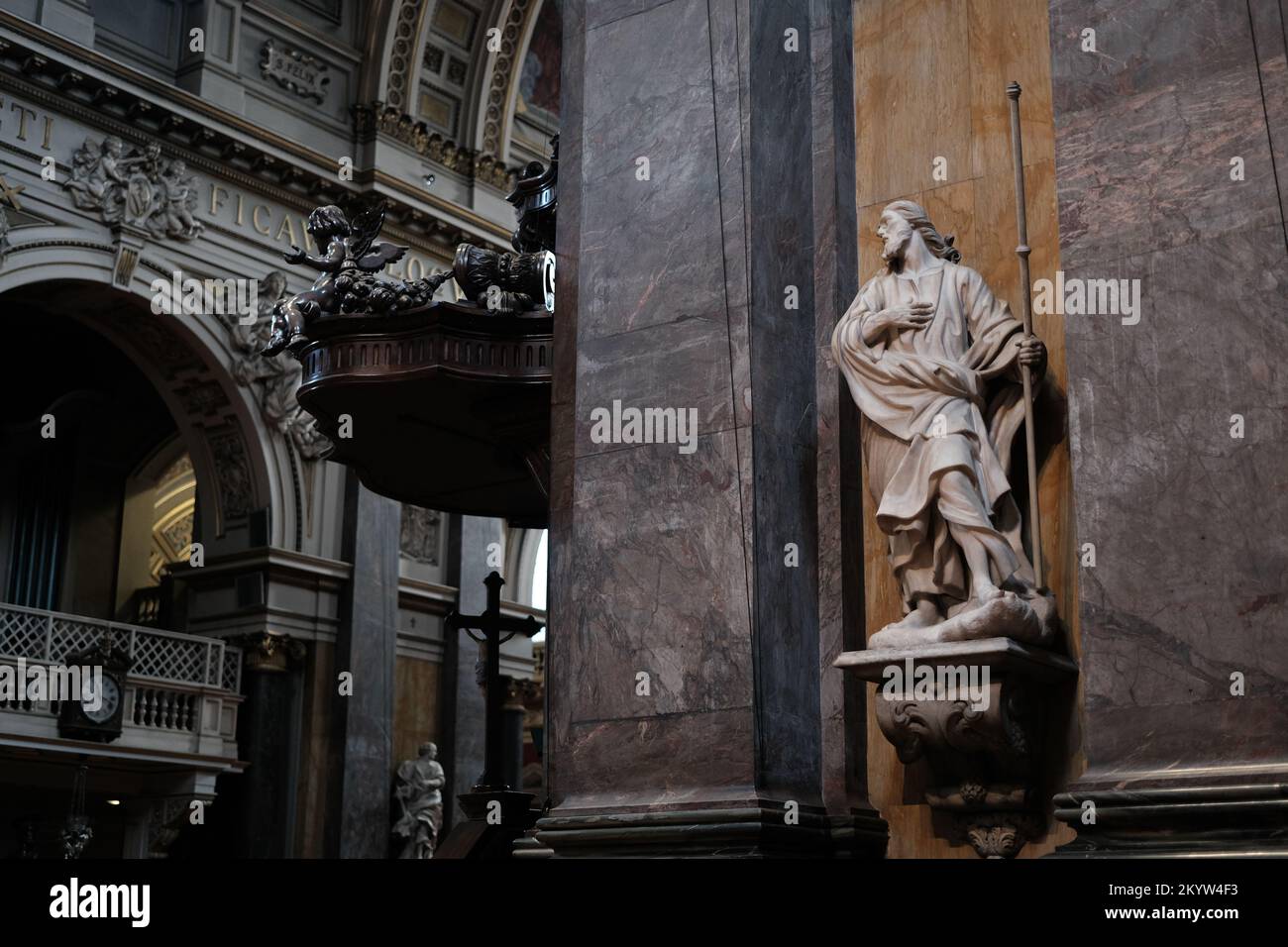 Holy Trinity Brompton Stock Photo - Alamy