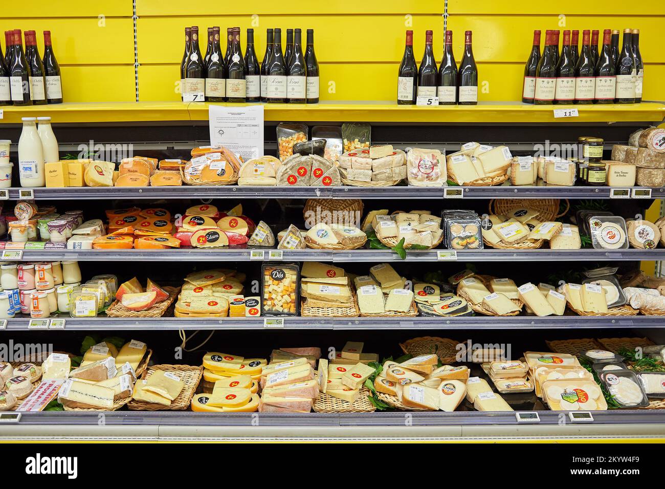 BEGLES, FRANCE - AUGUST 13, 2015: Simply Market supermarket interior ...