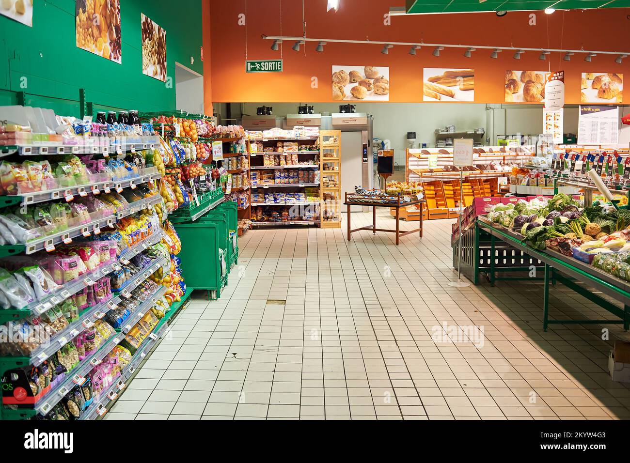 BEGLES, FRANCE - AUGUST 13, 2015: Simply Market supermarket interior ...