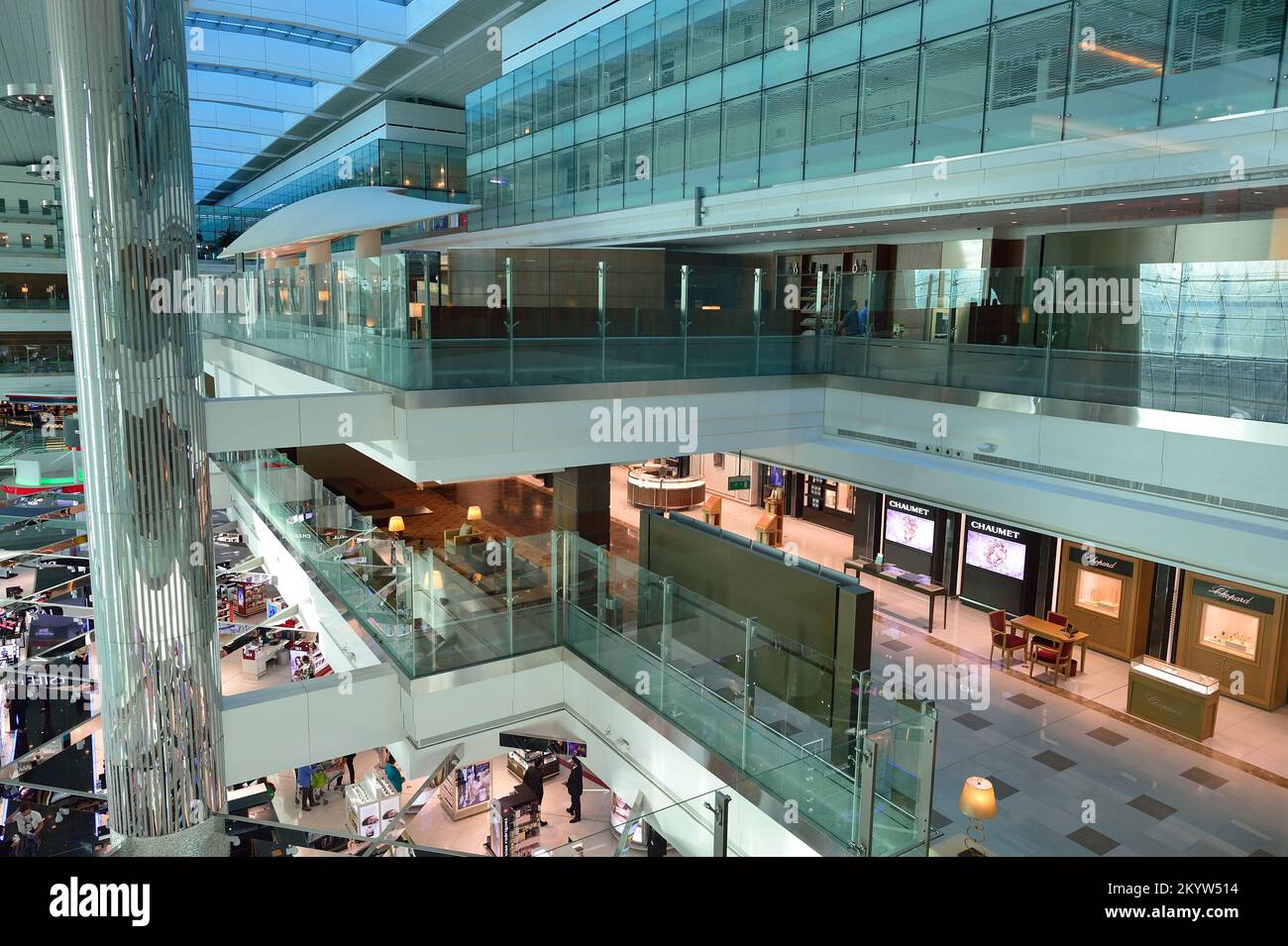 DUBAI, UAE - NOVEMBER 16, 2015: interior of Dubai Airport. Dubai ...