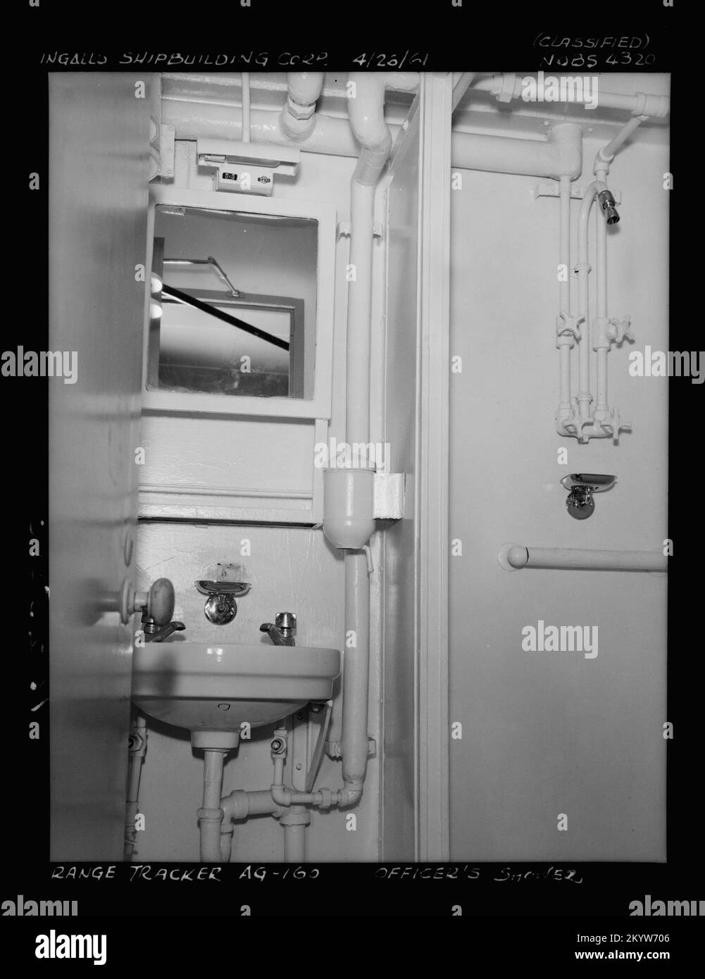 Tracking ships hi-res stock photography and images - Alamy