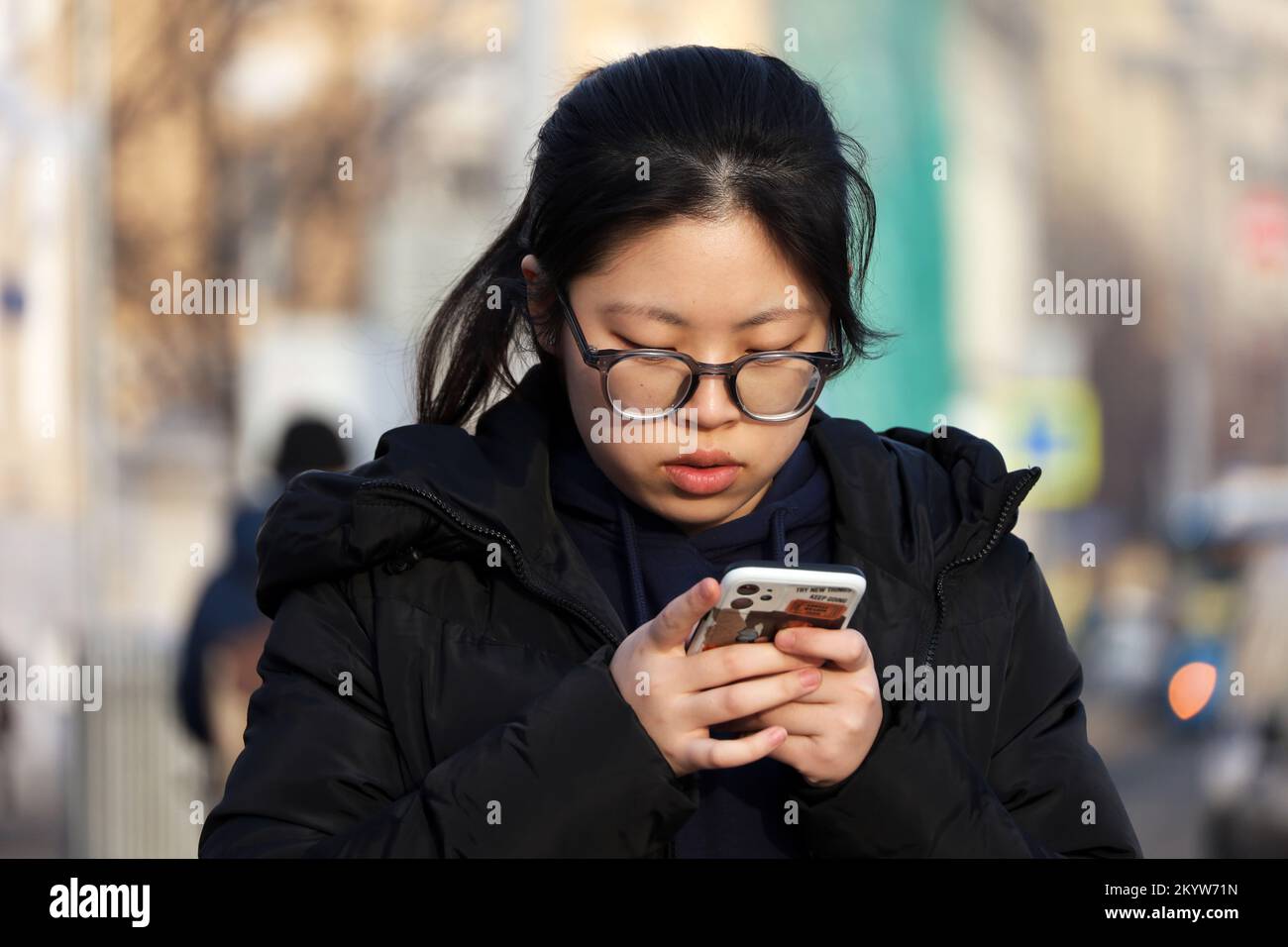Chinese teen girl hi-res stock photography and images - Alamy