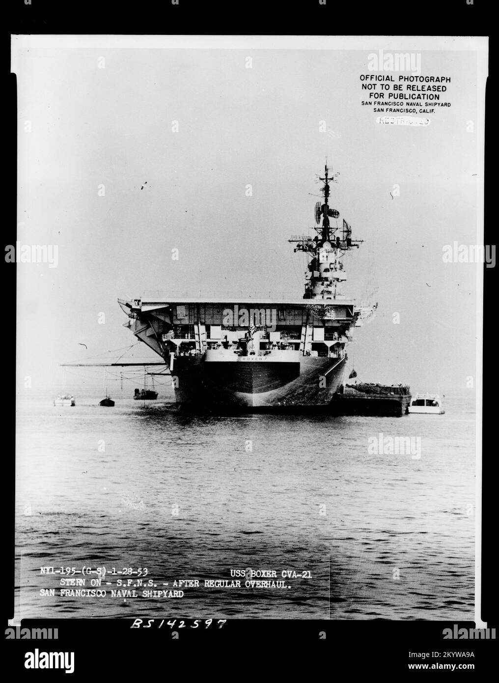 Boxer class ship Black and White Stock Photos & Images - Alamy