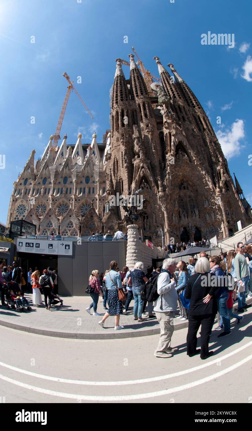 Sagrada familia esplanade hi-res stock photography and images - Alamy