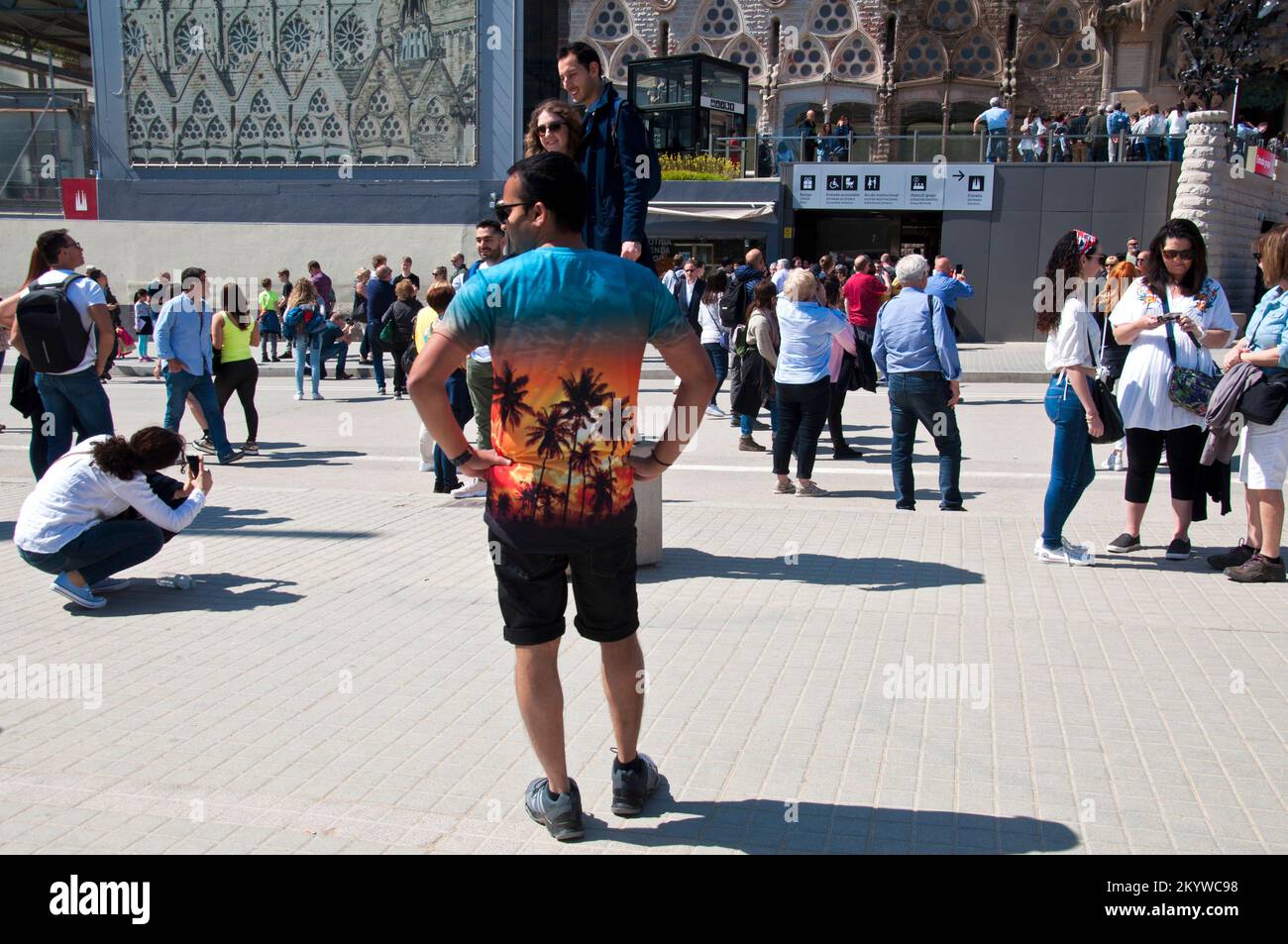Sagrada familia esplanade hi-res stock photography and images - Alamy