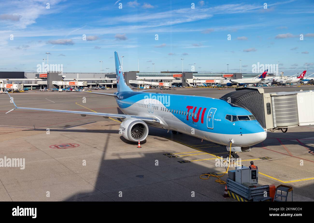 A picture of a TUI plane in the Schiphol Airport Stock Photo - Alamy